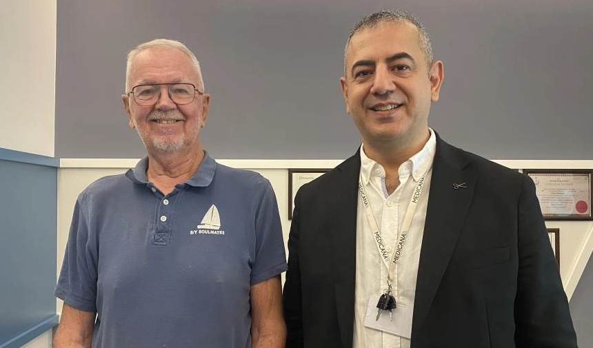 Karavanıyla dünyayı gezen 79 yaşındaki adam dev mide fıtığından ...