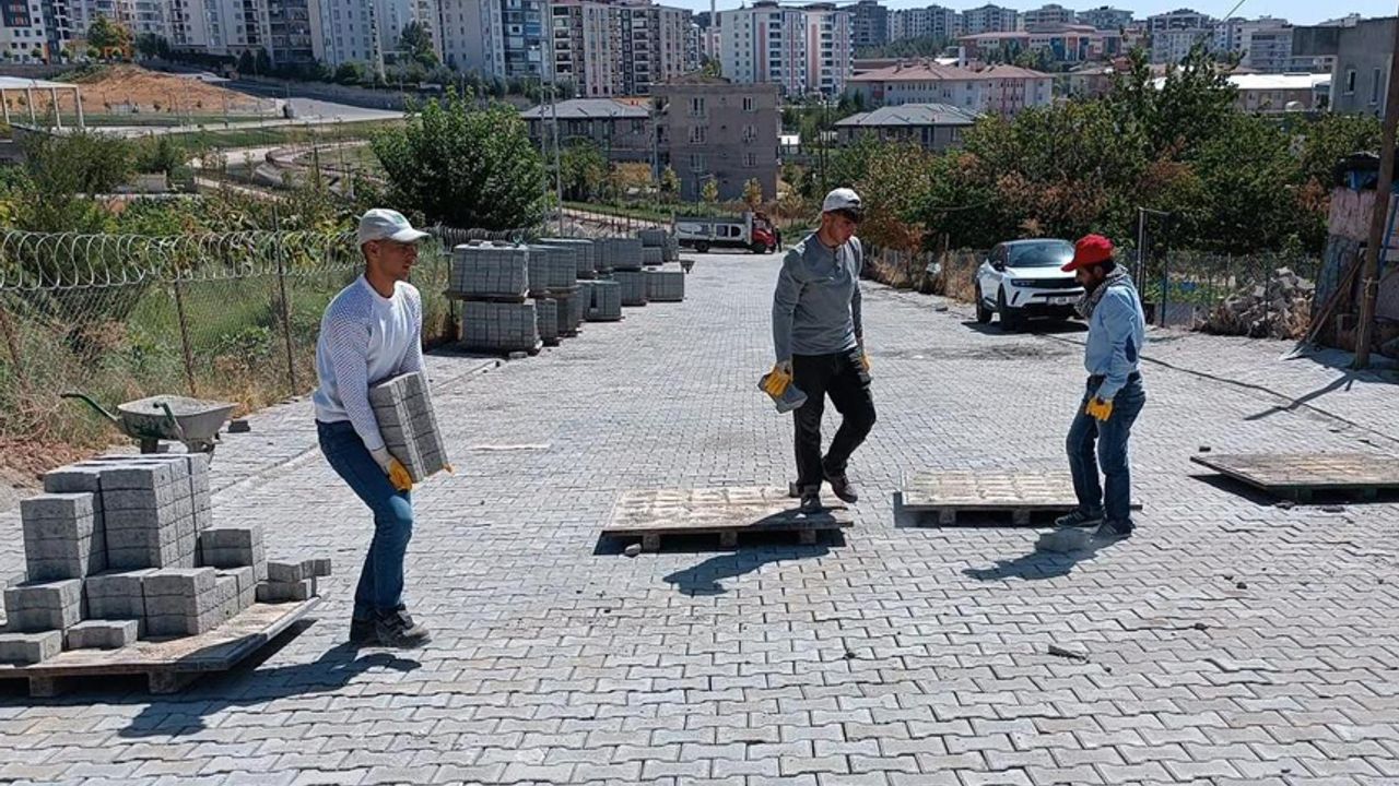 10 MAHALLEDE PARKE TAŞI SERİMİ - BATMAN ÇAĞDAŞ GAZETESİ